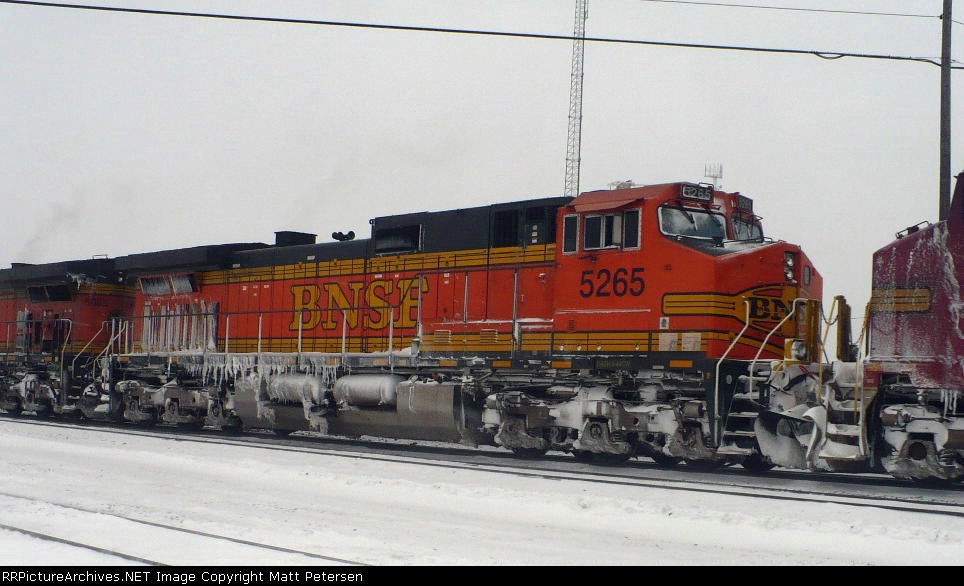 BNSF 5265